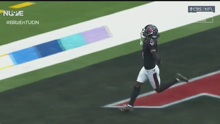 ¡Gran lectura de juego! Diggs compone la jugada rota y anota para ...