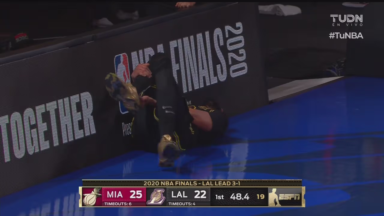 ¡No se ve nada bien! Anthony Davis se duele del talón | TUDN NBA | TUDN