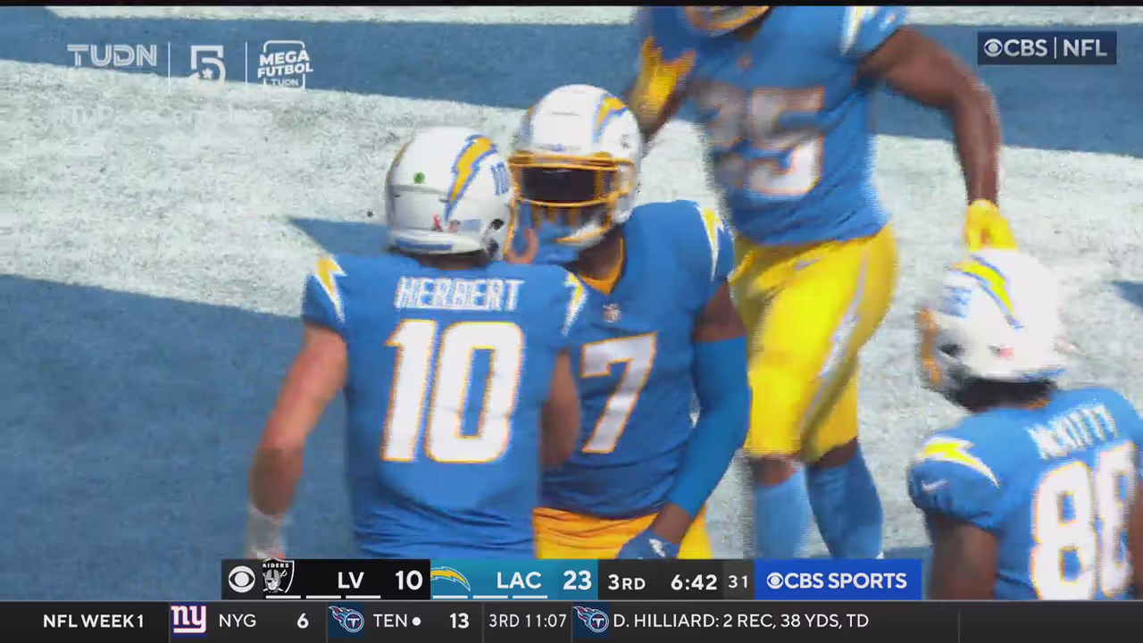 ¡Herbert está imparable! Tercer pase de TD, ahora encuentra a Everett ...