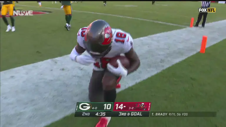 Pase milimétrico de Tom Brady a Tyler Johnson y TD | TUDN NFL | TUDN