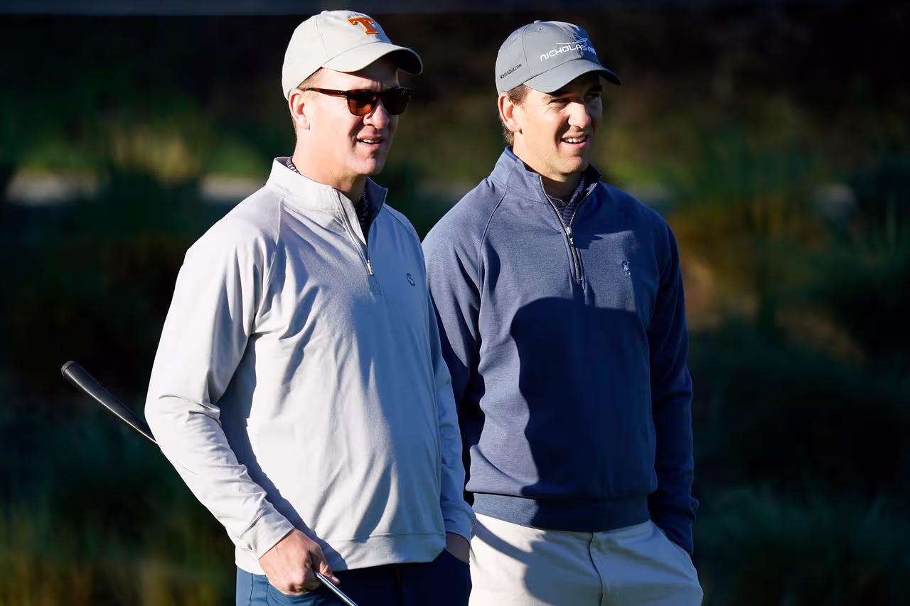 Peyton Manning se ensaña con Tom Brady por perder con su hermano | TUDN ...