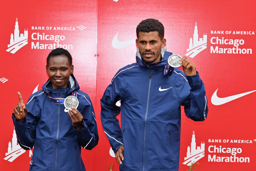 Seifu Tura y Ruth Chepngetich se impusieron en la Maratón de Chicago ...