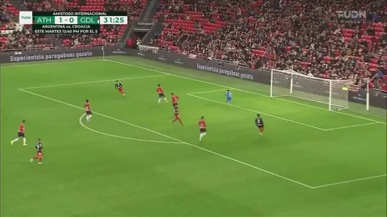 ¡Una más! Jiménez achica y tapa el trallazo de Villalibre | TUDN | TUDN